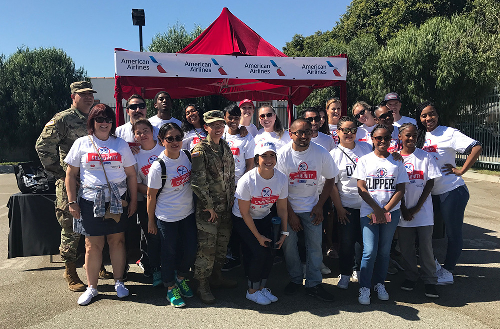 American Do Crew helps feed Los Angeles - American Airlines Newsroom